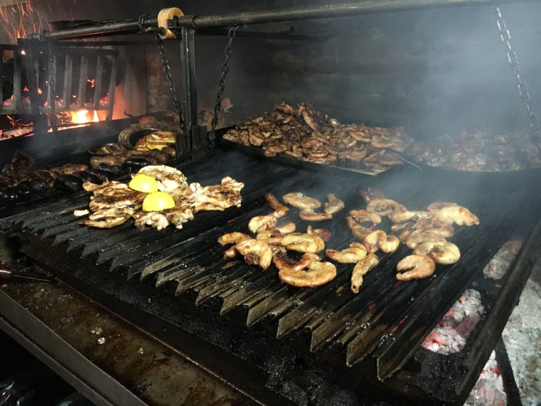 The Asado Palace of Liniers: El Ferroviario - Pick Up The Fork
